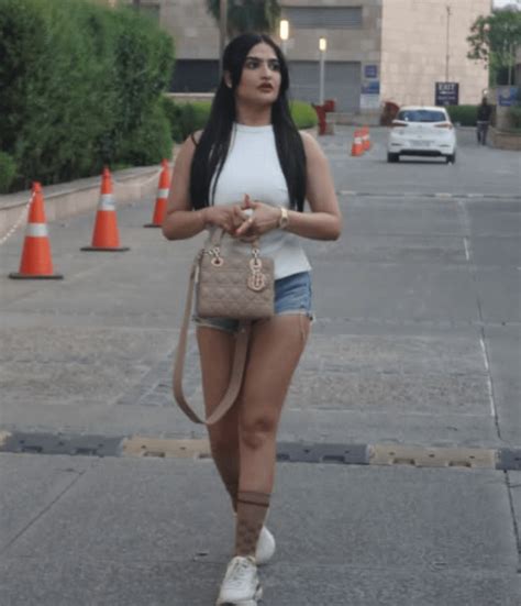 Sassy Poonam Rdesibeautifulthighs