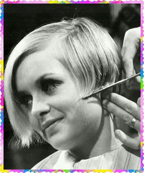 Pin By Susiemac On Twiggy Twiggy Hair Twiggy Haircut Bouffant Hair