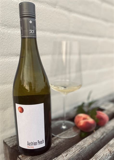 Austrian Peach Riesling Stavtrupvine