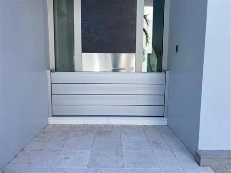 Flood Protection System Waterproof Aluminum Stop Log Barrier And Flood Gate