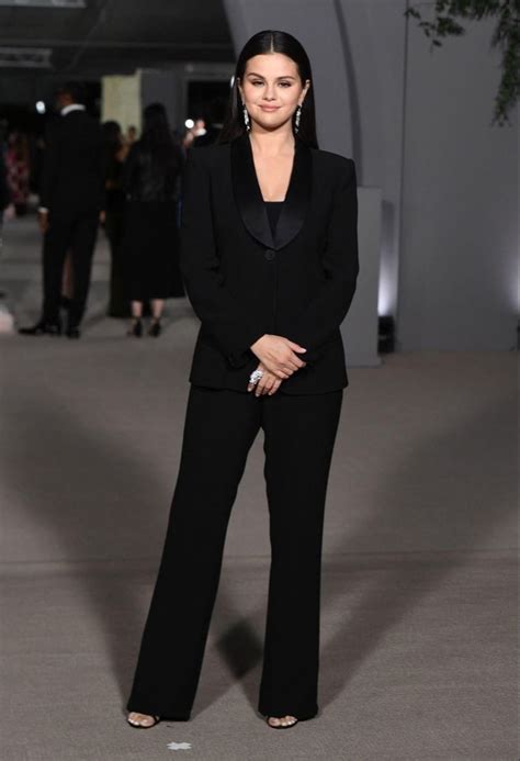 Pin By Jocelyn Morales On Selena Gomez Selena Gomez Outfits Selena