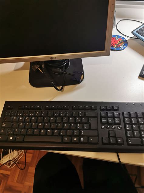 Monitor Lg Teclado Mitsai Teclado Hp Laranjeiro E Feijó • Olx Portugal