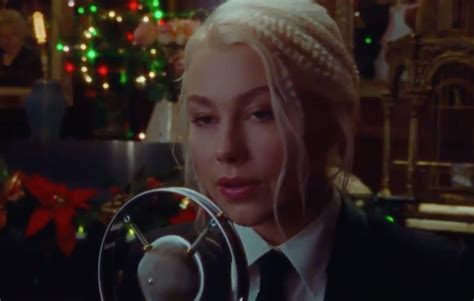 Watch Phoebe Bridgers Festive Performance Of Saviour Complex On Fallon