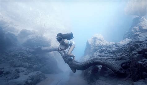 Sofía Gómez Uribe And A Very Impressive Underwater Rock Run The Inertia