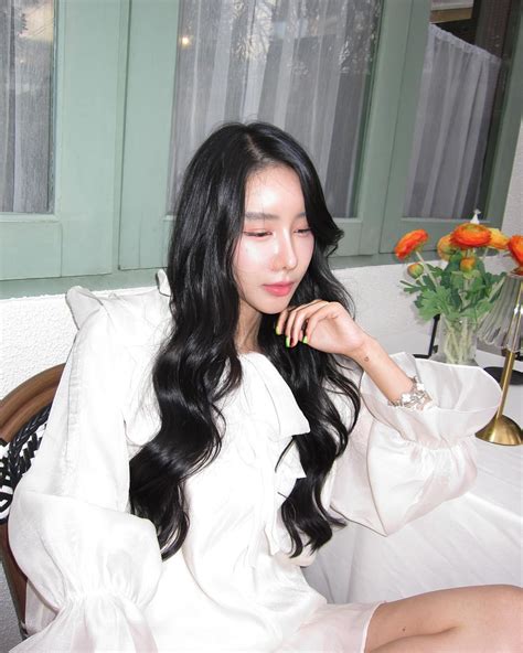 Ig อิ๊งค์ ภัทรานิษฐ์ วิริยะบำรุงกิจ วันนี้อิงค์ได้เข้ามาที่ร้าน Pixie Beauty Salon ให้