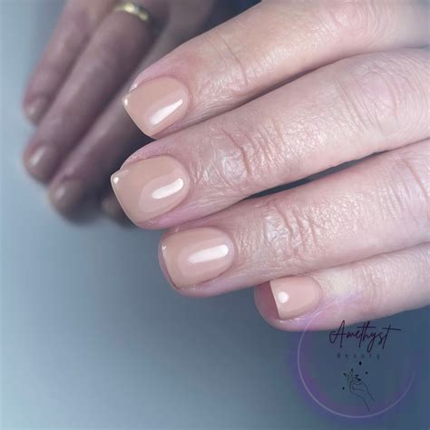 21 Classy Nude Nail Ideas