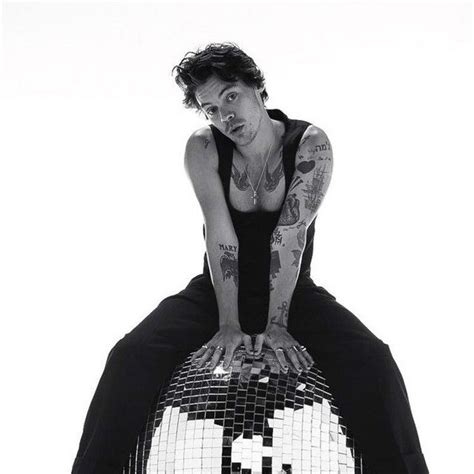 Emilytpwk · Playlist · 1 Songs Harry Styles Photoshoot Harry Styles