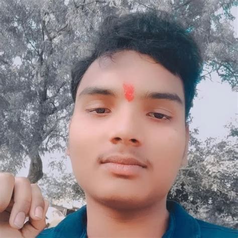 Rishabh۝۝༻꧂ Rishu52125 • Threads Say More