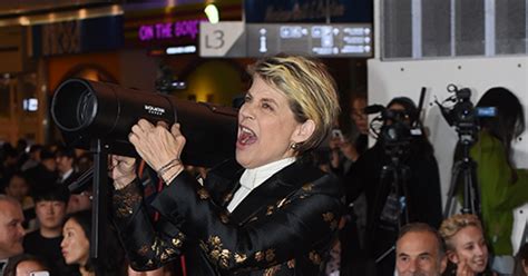 Md포토 린다 해밀턴 표정에서 느껴지는 강렬함