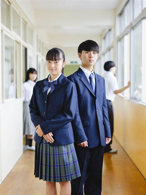 ファッションコースの教員と在学生が、京都翔英高校の新しい制服をデザイン 京都精華大学