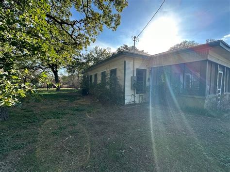 623 W First St Hico Tx 76457 House Rental In Hico Tx