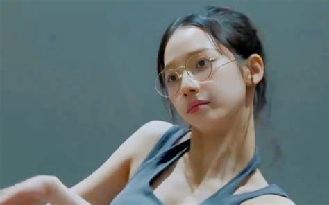 被素颜眼镜柳智敏帅晕！ 哔哩哔哩