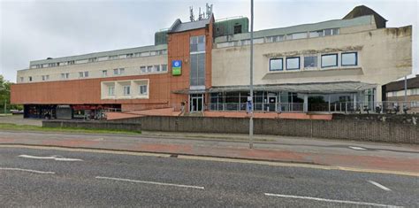 Drunk With A Grudge Trashed Hotel Bar And Challenged Guests To Fight