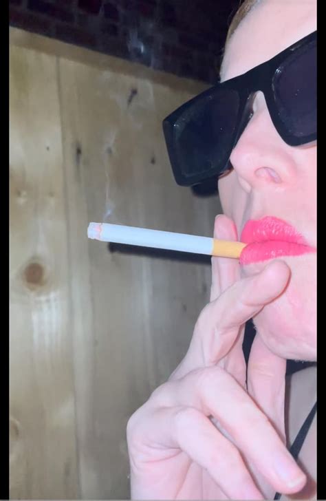 My Wife Smoking Rsmokingwomen