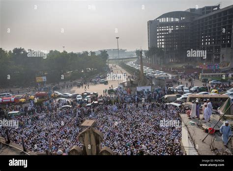 More Than 900 People Belonging To A Faction Of Islamic Ideological