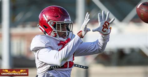 Uscs Ceyair Wright Jaylin Smith Detail Keys To Spring Improvement