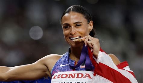 📷 АМЕРИКАНКАТА СО ВТОРО НАЈБРЗО ВРЕМЕ ВО ИСТОРИЈАТА Злато за Меклафин Леврон на 400 метри