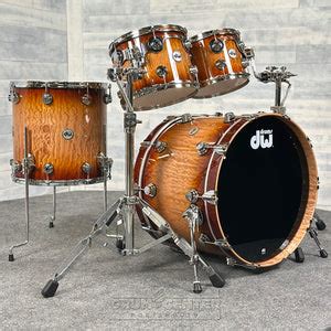 Dw Collectors Vlt 333 Maple 4pc Drum Set Almond Burst Over Super Quilt