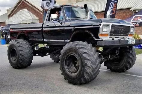 Caterpillar Powered Ford Dentside Is A Sweet And Sour Build Ford Trucks Custom Trucks Ford