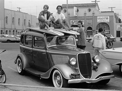40 Groovy Pictures Capture Beach Scenes In The Us During The 1960s