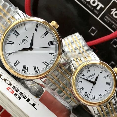 Tissot Carson 白色面錶盤 羅馬數字刻度金銀雙色不鏽鋼錶帶 男女石英手錶t0852102201300