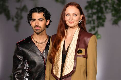Divorce De Joe Jonas Et Sophie Turner Lactrice Sort Du Silence
