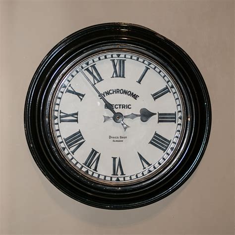 Clock Traditional Analogue Clock At The British Museum Per Flickr