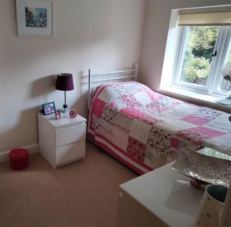 Anna Collinsons Threads Thread Reader App