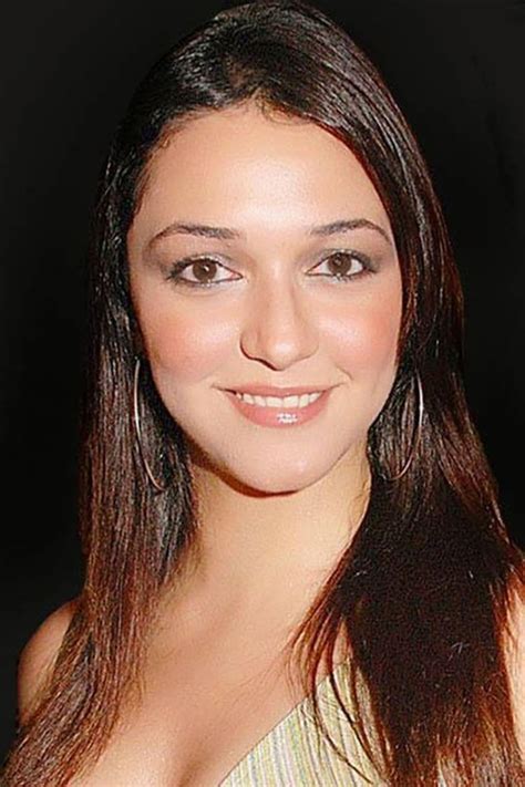 Nauheed Cyrusi About Entertainment Ie