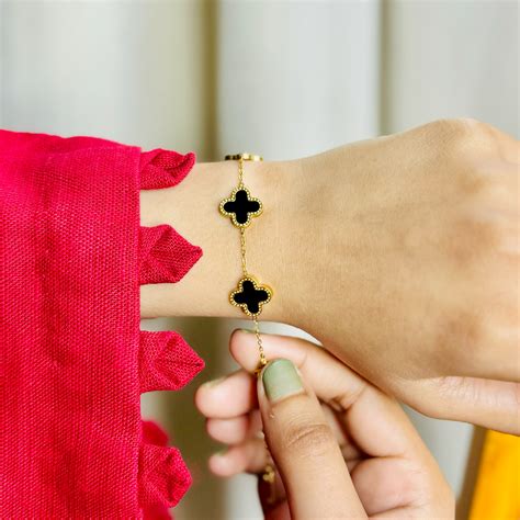 Four Leaf Clover Bracelet Black Amber