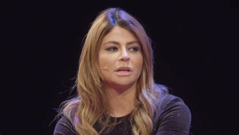 Olcay Gulsen Verrast Volgers Met Gewaagde Outfit In Instagram Video