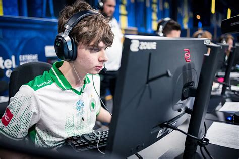 Kyousuke Cs2 Settings Mouse Crosshair Viewmodel And More 2026 Hotspawn