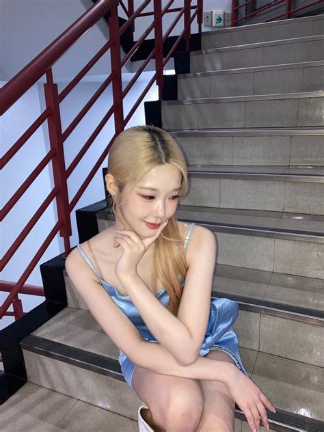 221120 Classy Twitter And Instagram Update Chaewon Kpopping