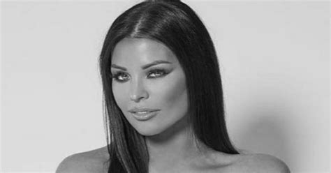 Jess Wright Turns Kim Kardashian As She Strips 100 Nude In Hottest Post To Date Daily Star