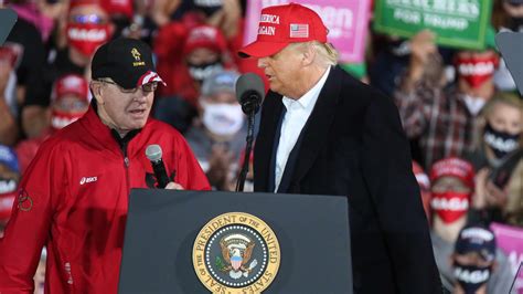 Iowa Wrestling Legend Dan Gable Joins Trump Onstage At Des Moines Rally