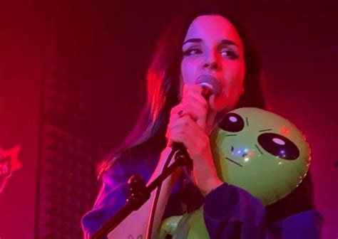 Esta Noche Rizha Traslada Su Show A Londres