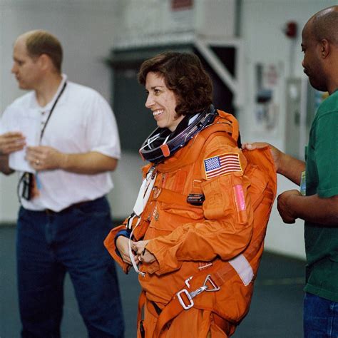 Ellen Ochoa Wallpapers Top Free Ellen Ochoa Backgrounds Wallpaperaccess