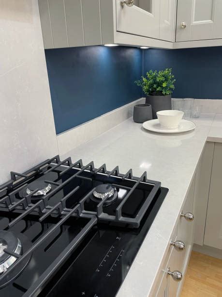 30 Encimeras De Corian Blanco Fotografías De Stock Fotos E Imágenes Libres De Derechos Istock