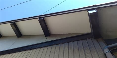 高松市で化粧ベニヤの軒天張り替え施工しました。 香川県高松市のリフォーム会社「夢工房」