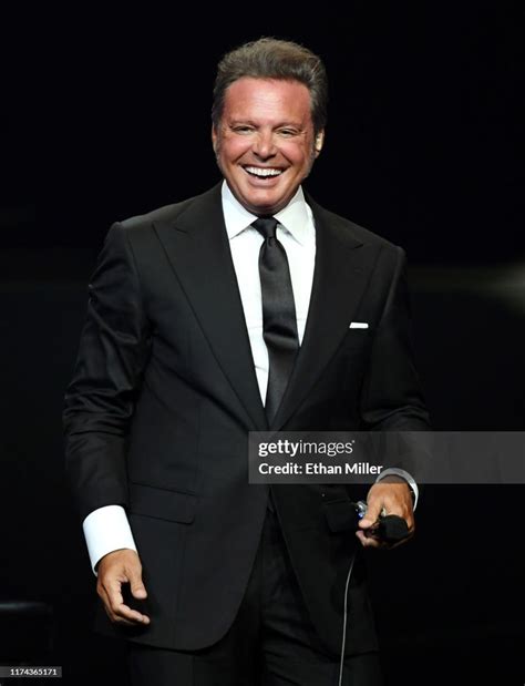 Singer Luis Miguel Performs On The First Night Of His Four Date News