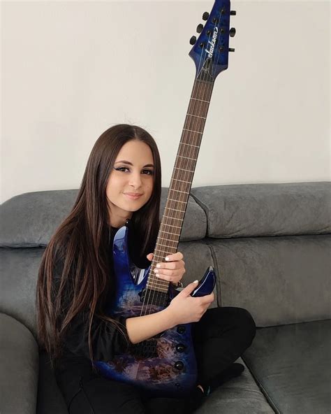 Fabiola Bellomo Frozen Crown R Metalboners