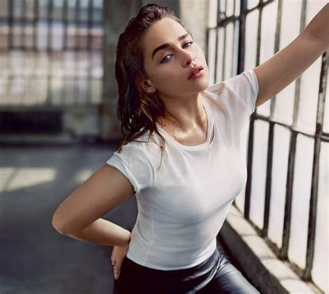 Emilia Clarke Hot