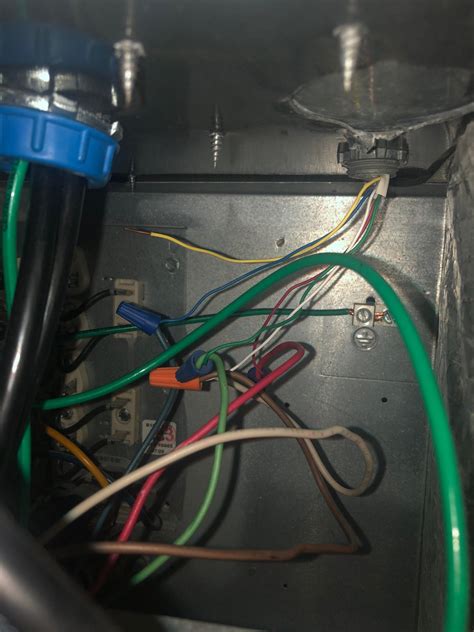 3rd Gen Nest Thermostat Opened My Sister And This Yellow Wire Isnt Connected Any Idea Where I