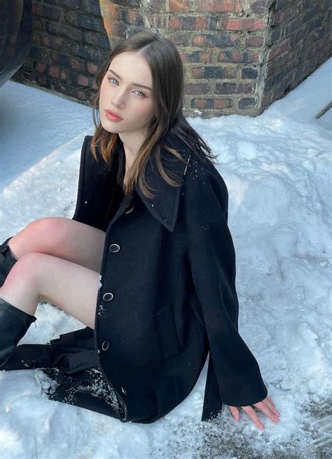 Winter Outfits For Dark Skin Tone Grace Victoria Cox Raffey Cassidy