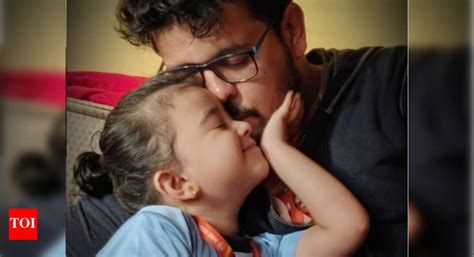 Adwait Dadarkar Wishes Daughter Meera On Her First Day Of School From Home Take A Look Times