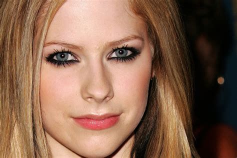 Avril Is Not Avril Or Is She A Crazy Theory About Her Rumored Death