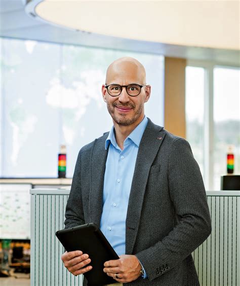 «die Rega Hilft Auf Der Ganzen Welt Schweizerische