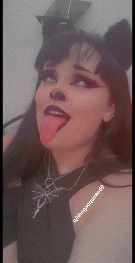 Wanna Breed This Lil Bat Girl🦇 Scrolller