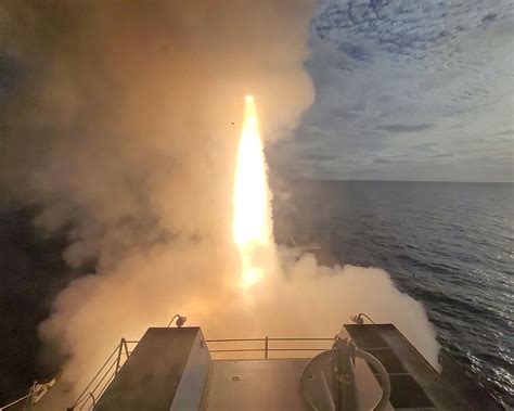 Unmanned Battle Problem Missile Launch Integrates Manned And Unmanned