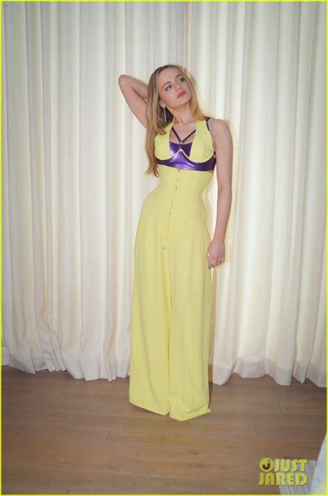 Joey King Channels A Fashionable Minion While Promoting Despicable Me In La Photo